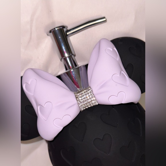 Disney | Bath | Minnie Mouse Soap Dispenser With Lavender Crystal Bow ...